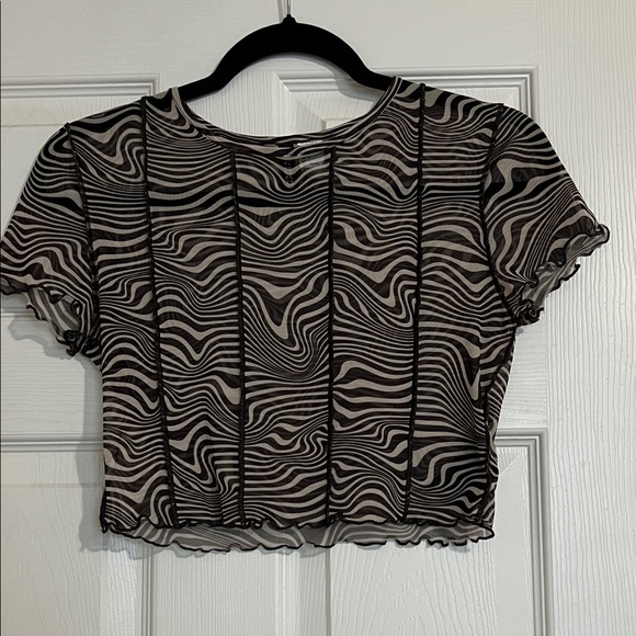 Divided | Tops | Divided Brown And Cream Wave Pattern Crop Top | Poshmark